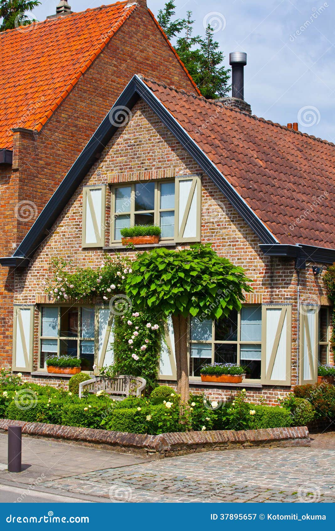 Rural brick house stock image. Image of dutch, rural - 37895657