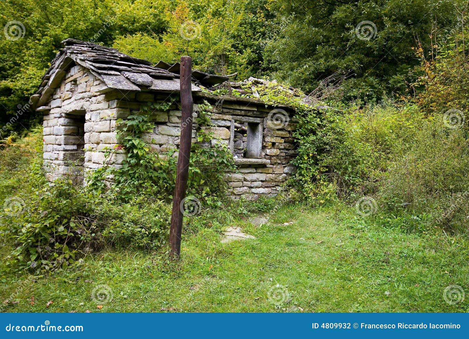 Rural country home ruin stock photo. Image of countryside - 4809932