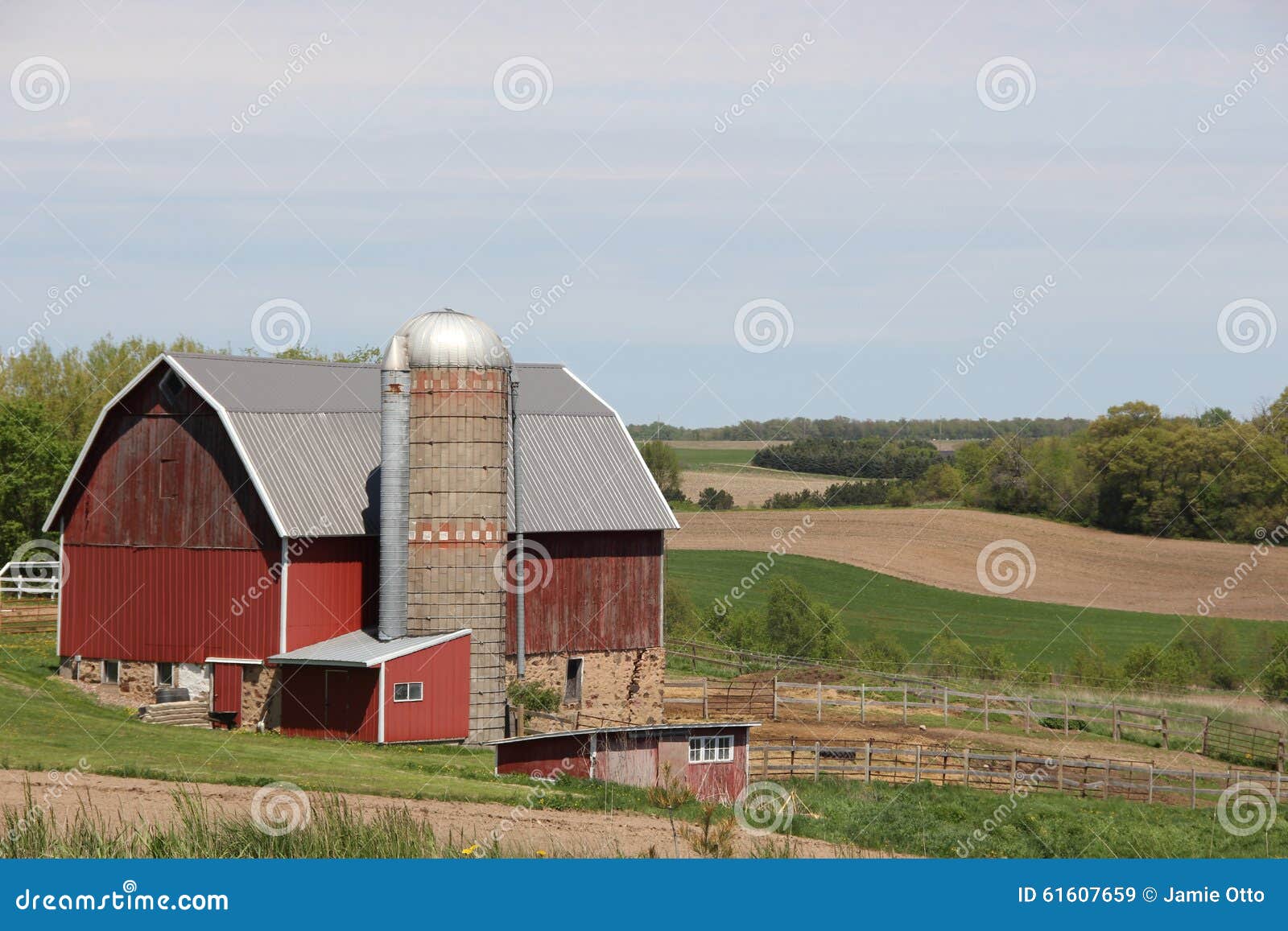 Rural farm in the Midwest stock image. Image of silo - 61607659