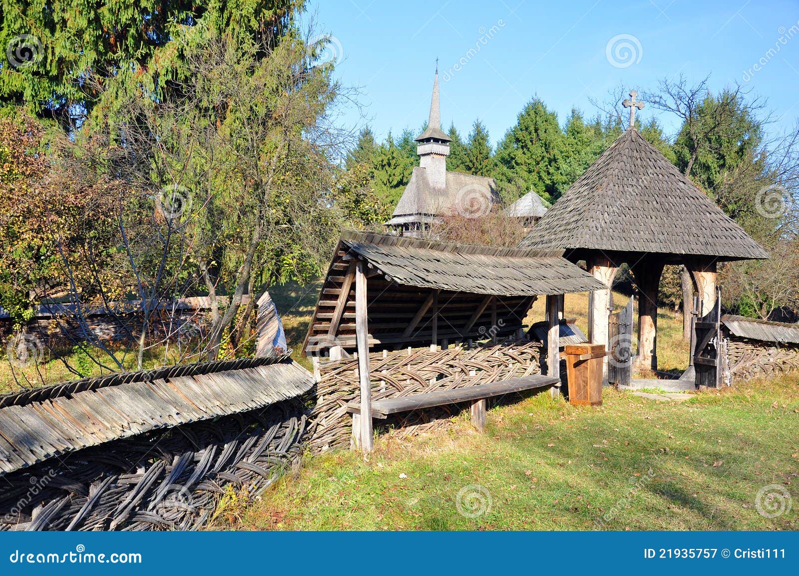 Rural gate maramures stock image. Image of landmark, sunset - 21935757
