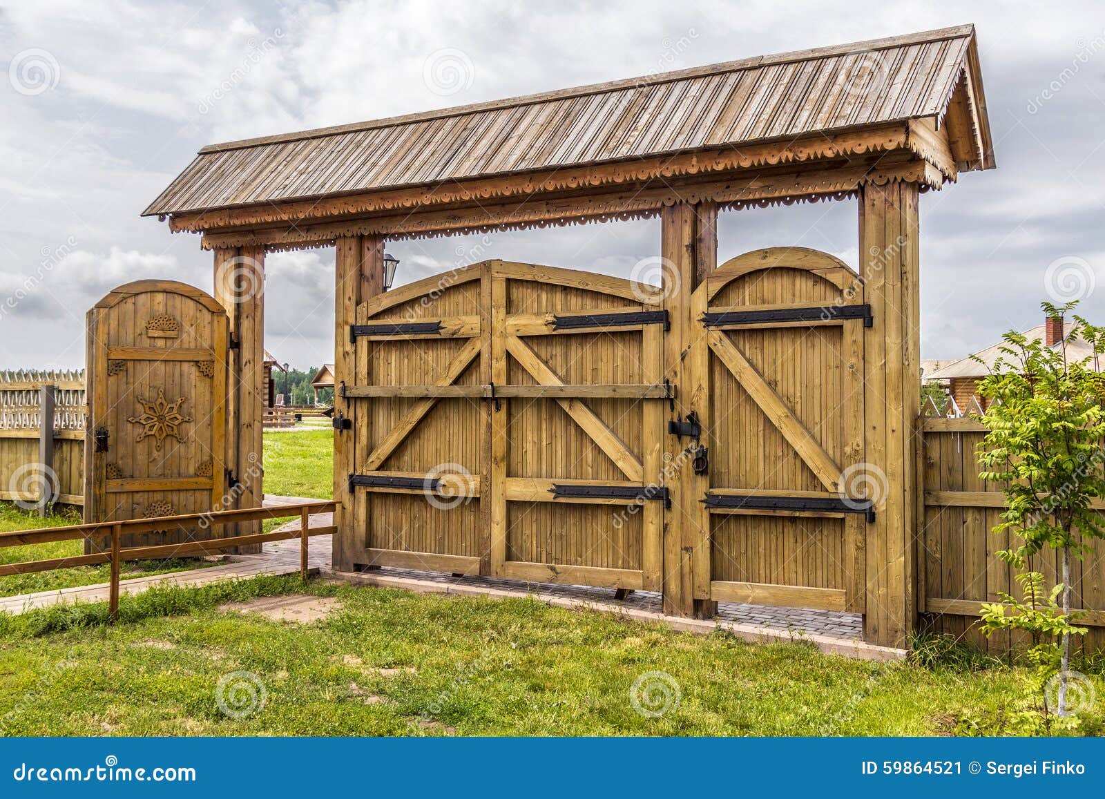 Rural Gate Royalty-Free Stock Photography | CartoonDealer.com #12622301
