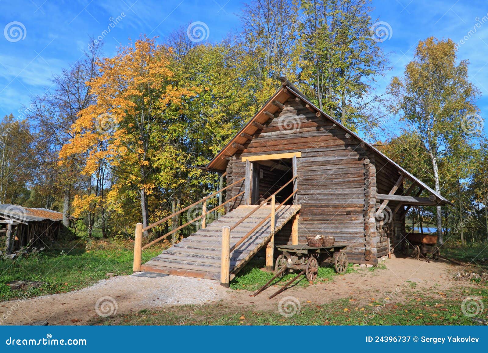 Rural stable stock image. Image of perspective, autumn - 24396737