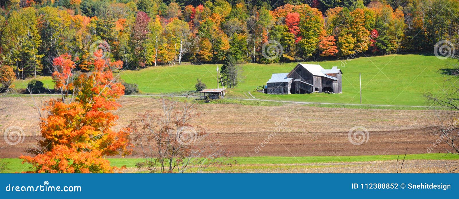 Rural Vermont in Autumn Time. Stock Photo - Image of lawn, colorful ...