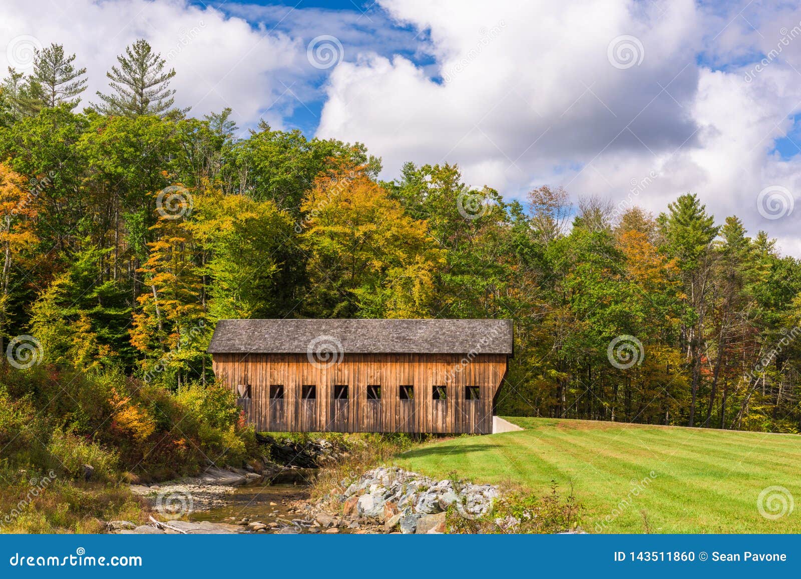 Rural Vermont Covered Bridge Stock Photo - Image of cross, daytime ...