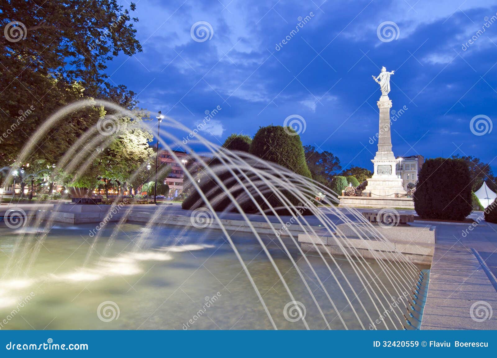 Ruse, Bulgaria imagen de archivo. Imagen de oscuridad - 32420559