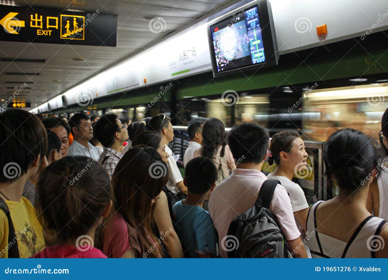 Rush Hour in Shanghai Metro Editorial Photo - Image of citizens ...