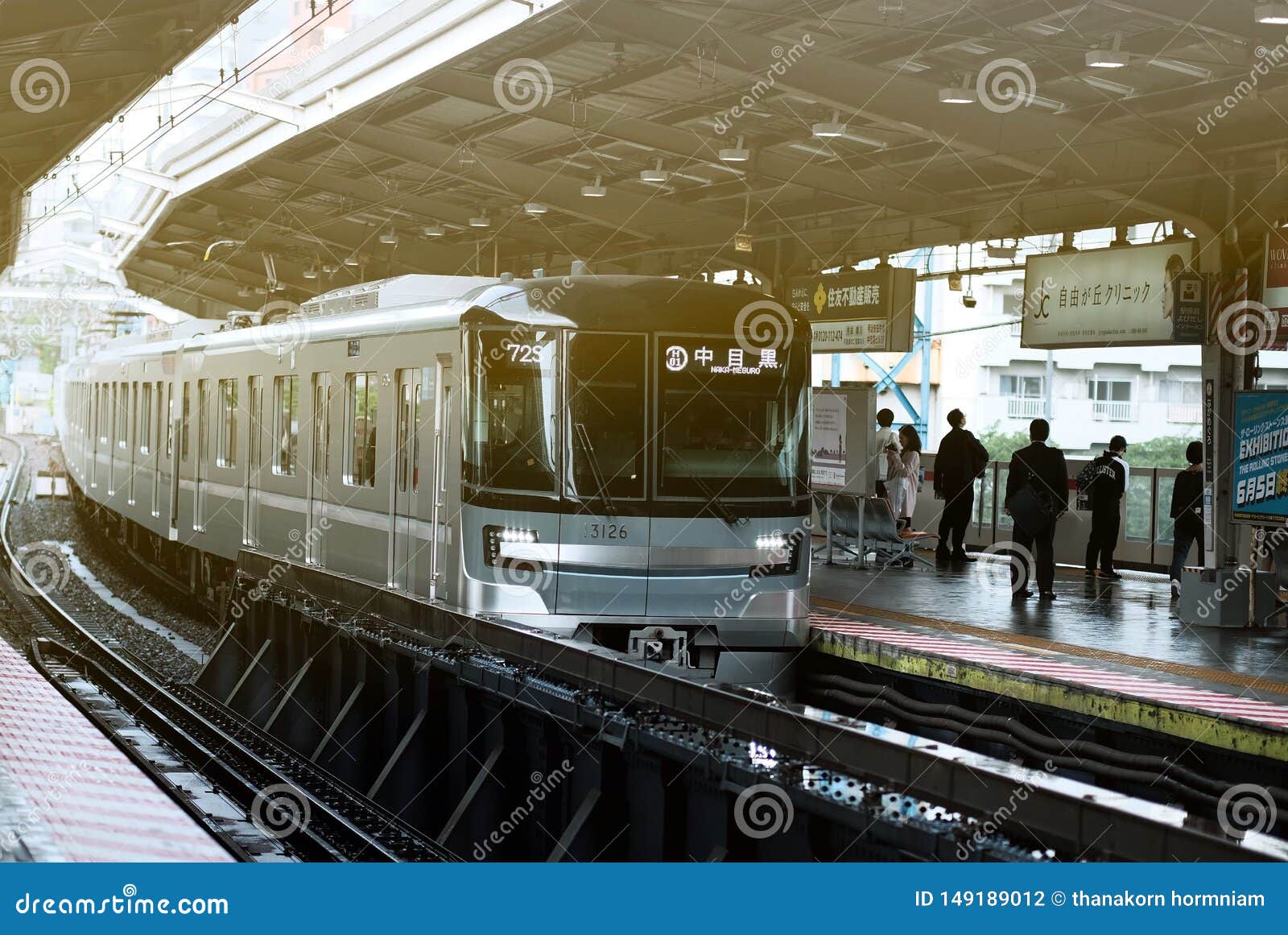 Rush hour in Tokyo editorial photography. Image of trip - 149189012
