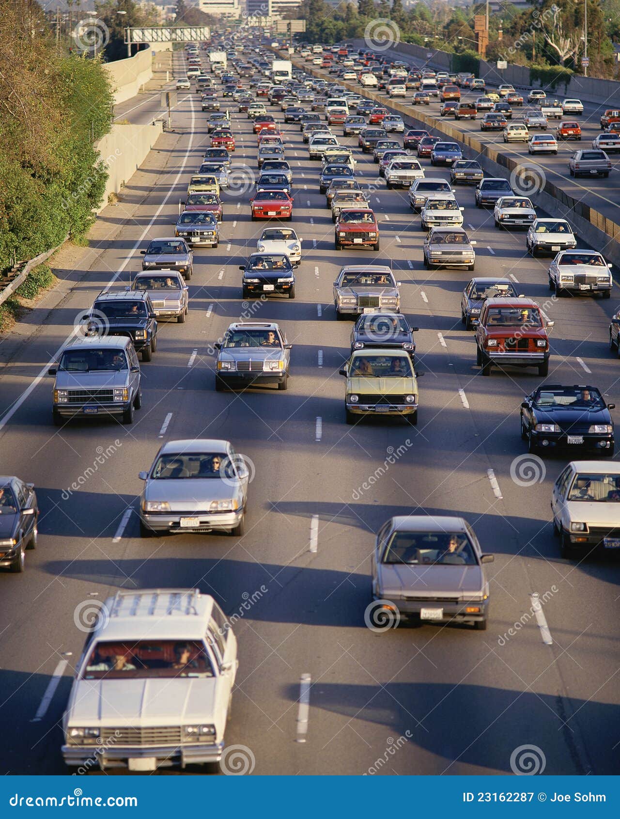 Rush hour traffic editorial photography. Image of america - 23162287