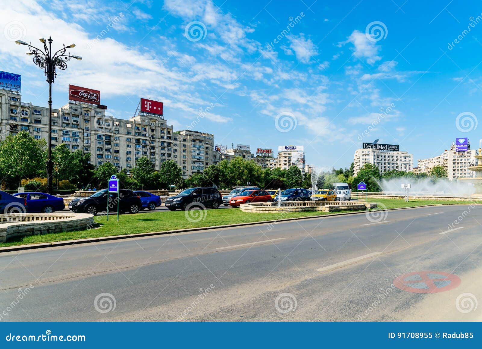 Rush Hour Traffic in Union Square Piata Unirii in Bucharest Editorial ...