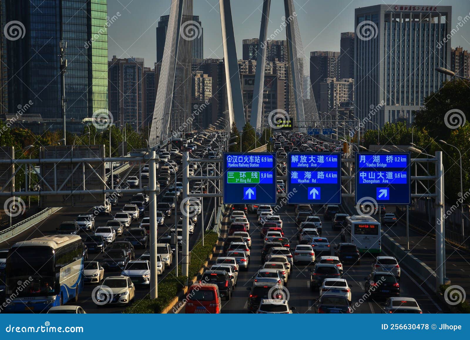 The rush hours editorial stock photo. Image of hours - 256630478