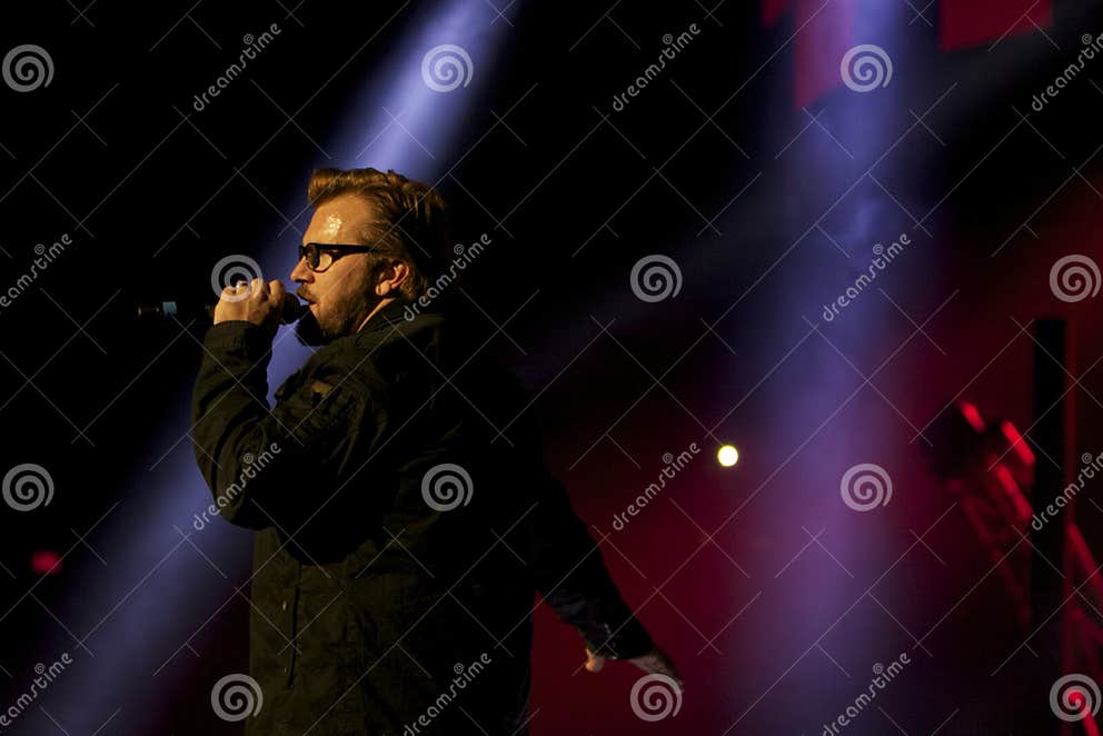 Russ Lee editorial photo. Image of musician, portland - 27900886