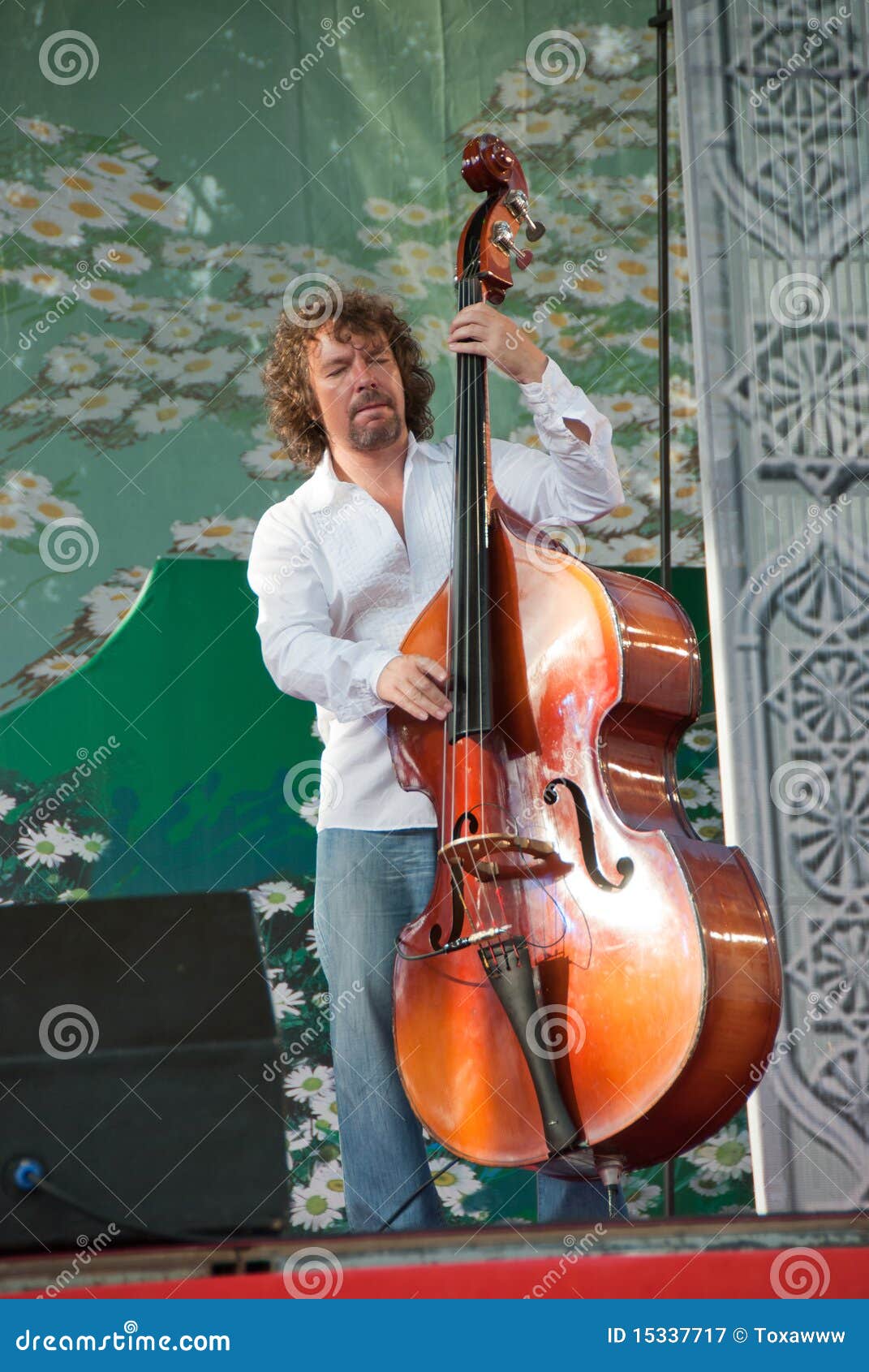 Russian Artist Mikhail Ivanov Editorial Photography - Image of musical ...