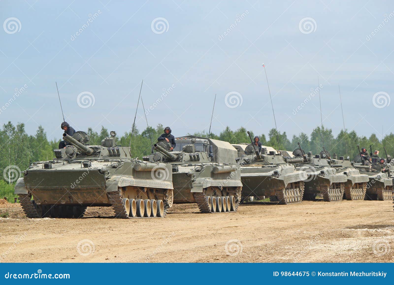 Russian Column Armored Vehicles Editorial Image - Image of engine ...