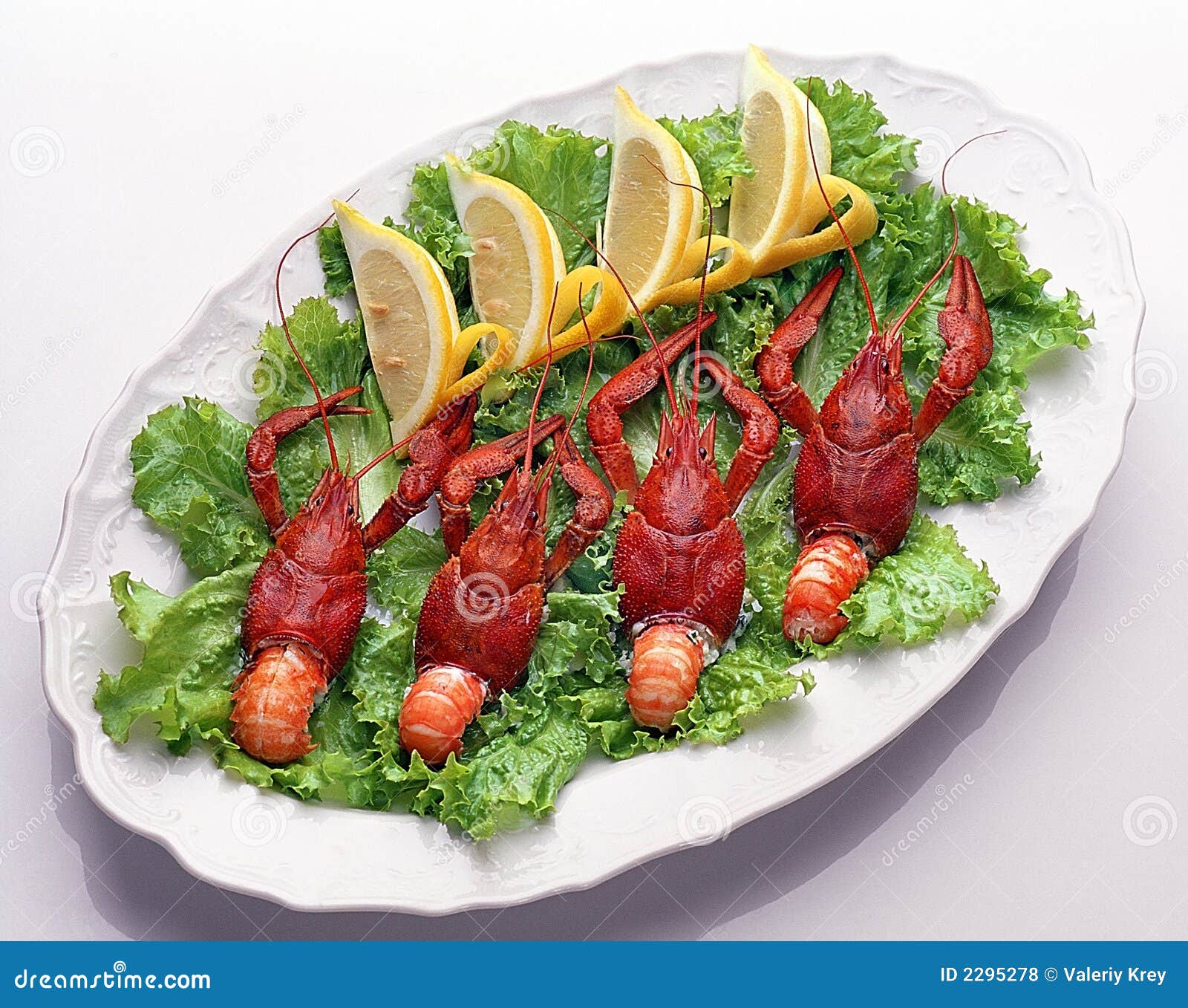 Russian Crayfishes with Lemon Stock Photo - Image of meat, garlic: 2295278
