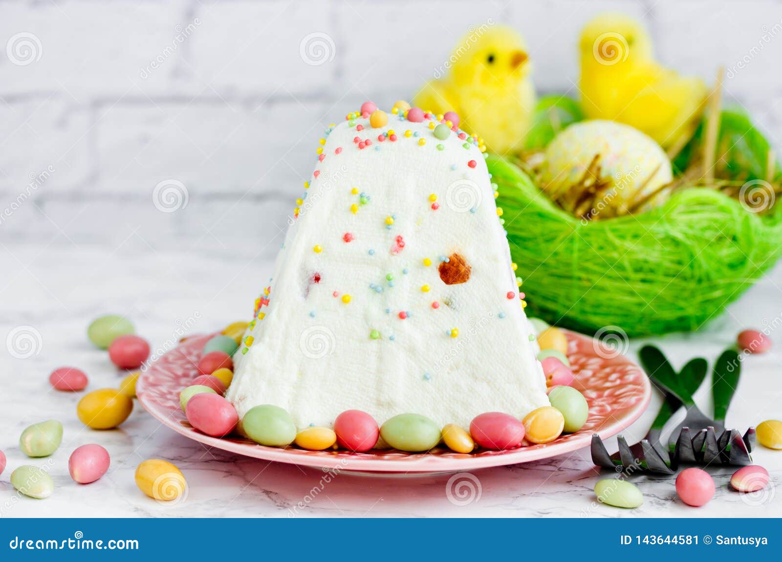 Russian Easter Cheese Paskha Stock Image - Image of cheesecake, molded ...