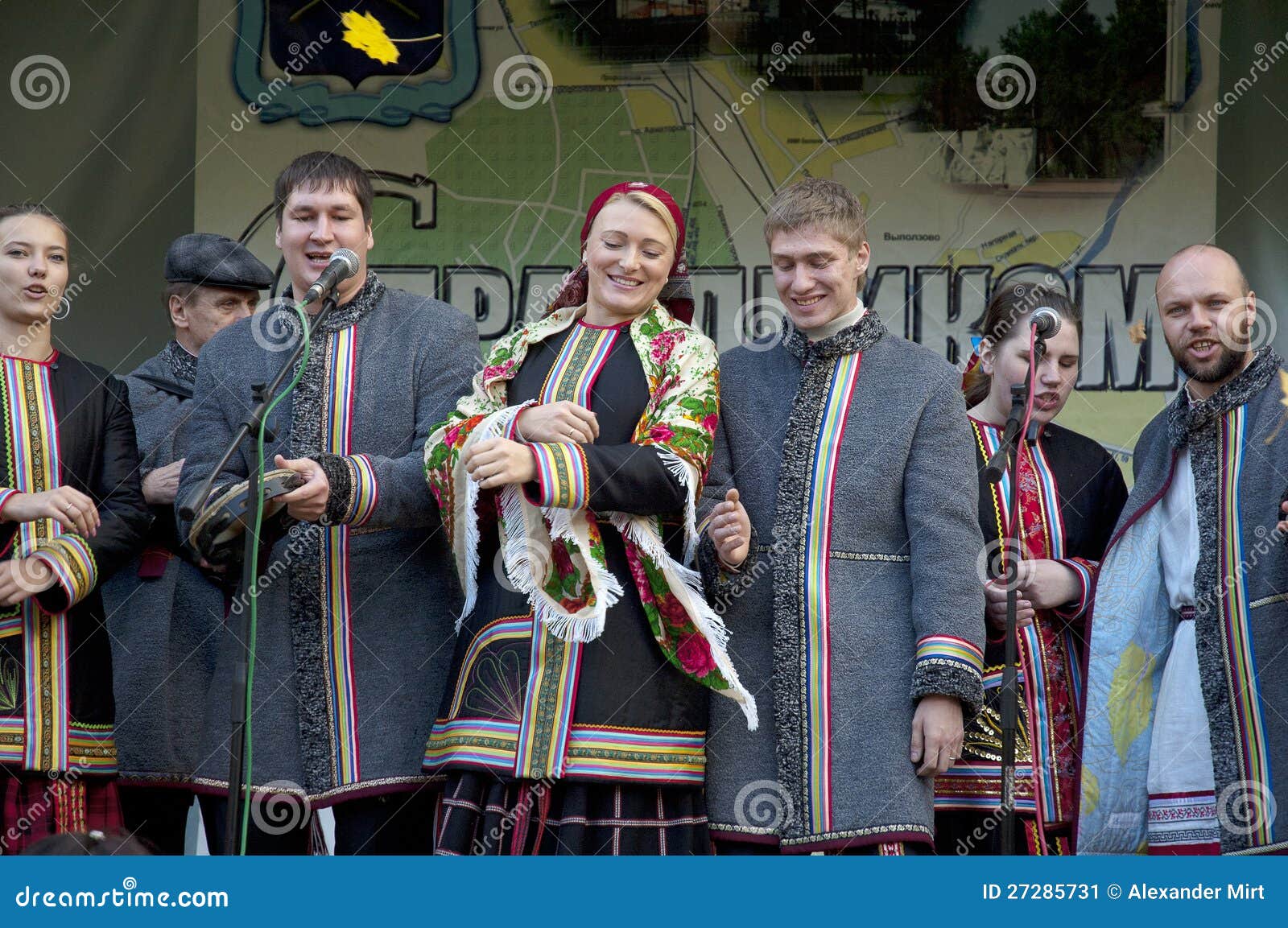 Russian Folk Ansamble Lenok Editorial Photo - Image of neckerchief ...