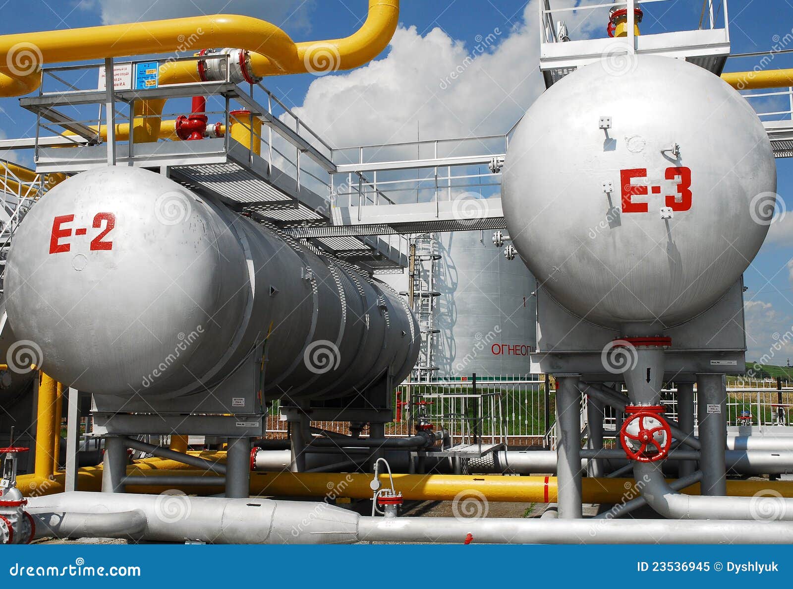 Russian oil production. editorial image. Image of production - 23536945