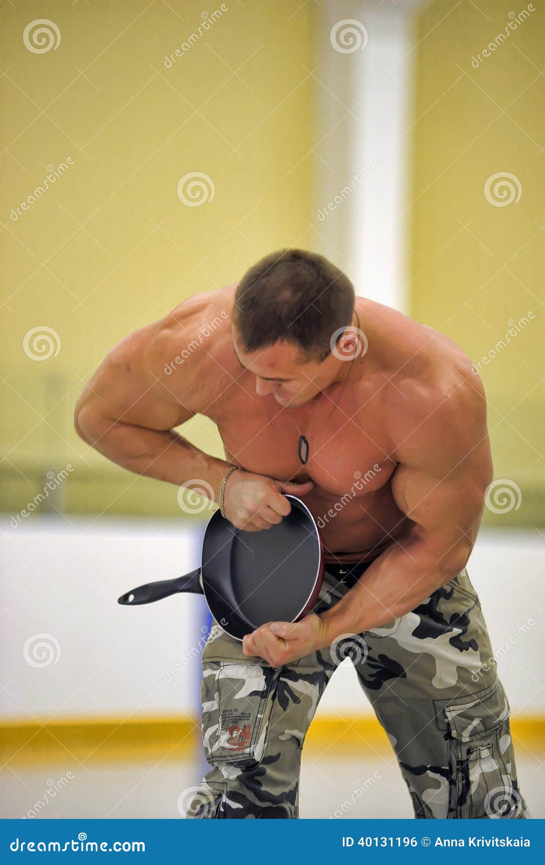 Russian strongman editorial photo. Image of fitness, nude - 40131196