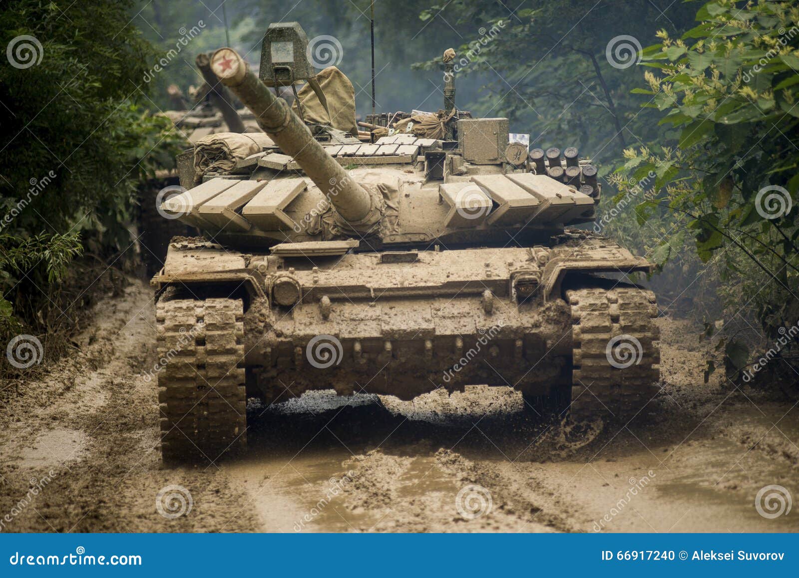 Russian Tank T 34 - Vector Drawing | CartoonDealer.com #25203358