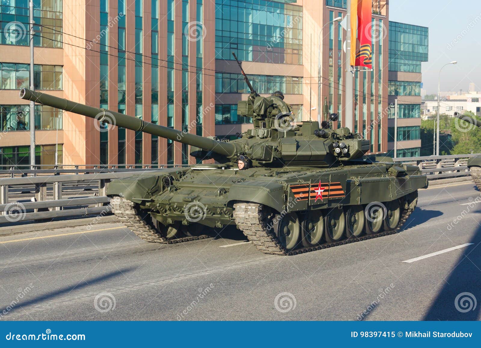 Russischer HauptT90 panzer redaktionelles bild. Bild von leistung ...