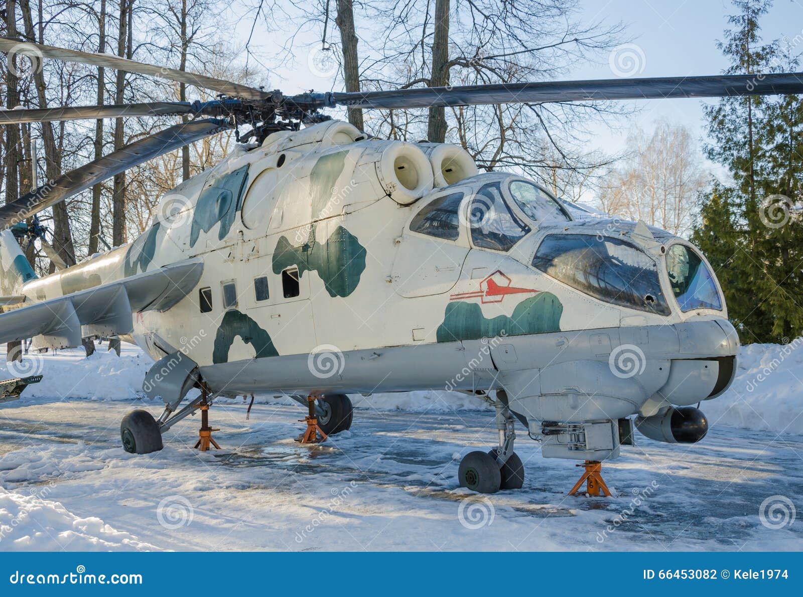 Russischer Hubschrauber MI - 24 Redaktionelles Stockfotografie - Bild ...
