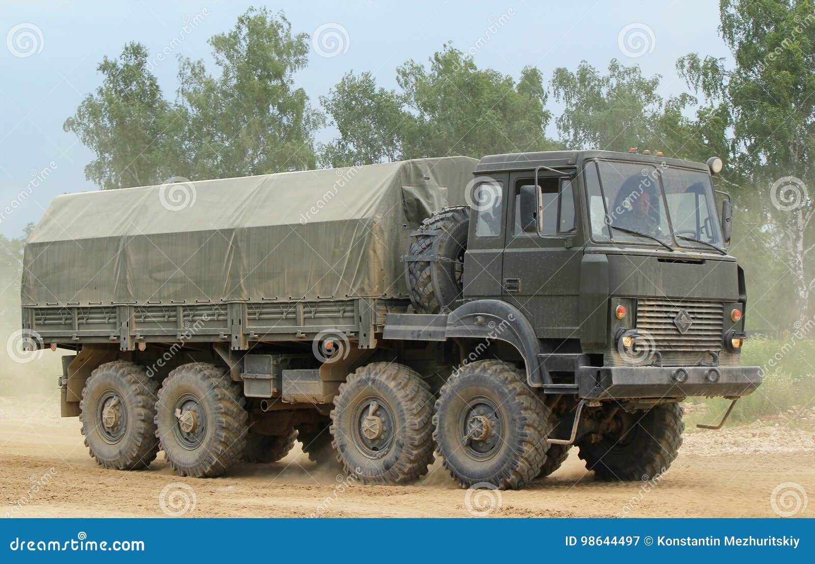 Russischer Militär-LKW redaktionelles stockfotografie. Bild von ...