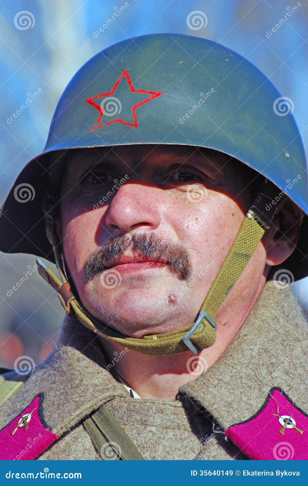 Russischer Soldat-reenactor Redaktionelles Stockbild - Bild von armee ...