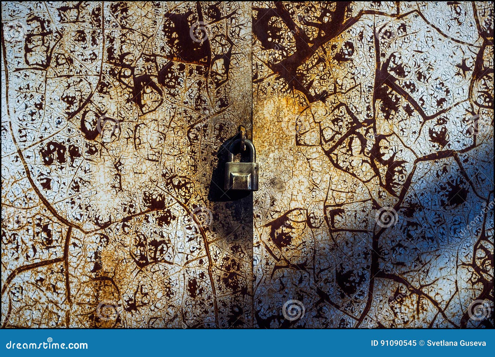 Rust. Door. Old lock stock image. Image of cleft, tting - 91090545