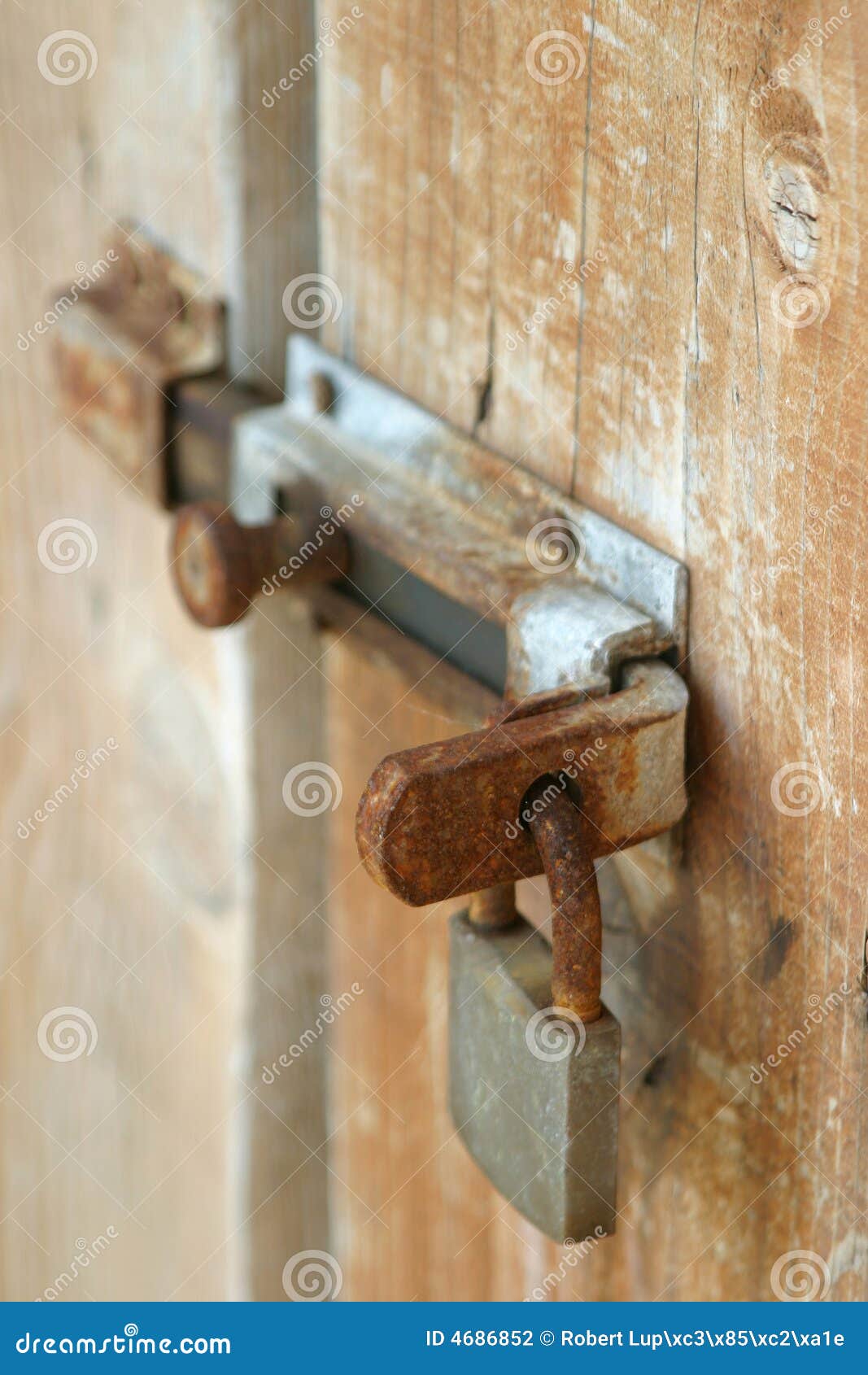 RUST LOCK Picture. Image: 4686852