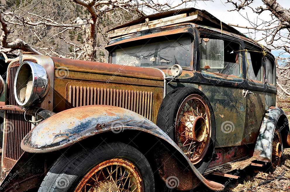 Rusted Abandoned Antique Car Stock Photo - Image of neglected, classic ...