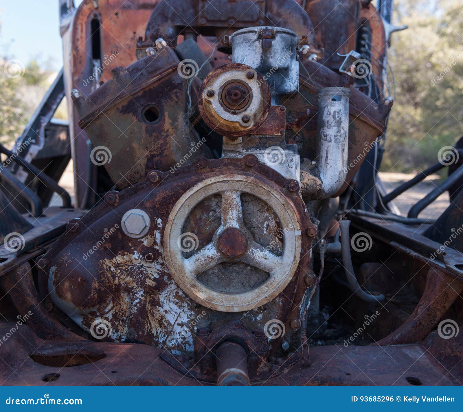 Rusted Engine in the Desert Stock Photo - Image of wheel, brown: 93685296
