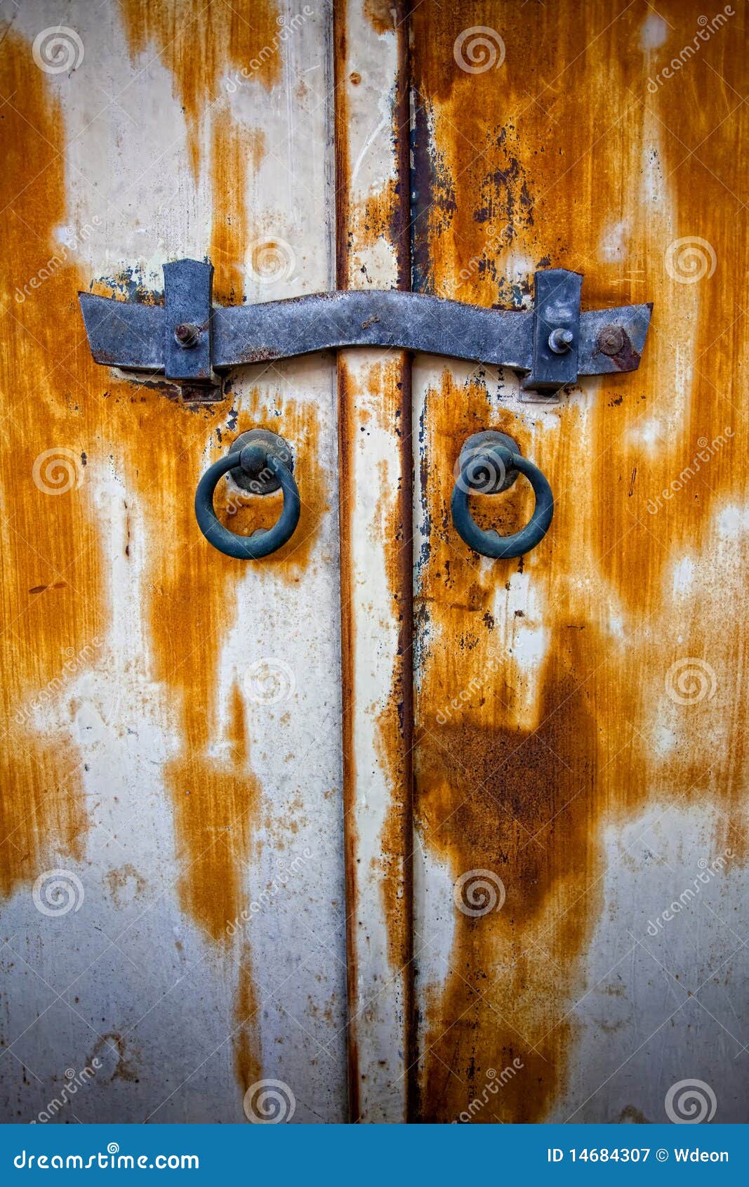 Rusted metal door handle stock image. Image of handle - 14684307