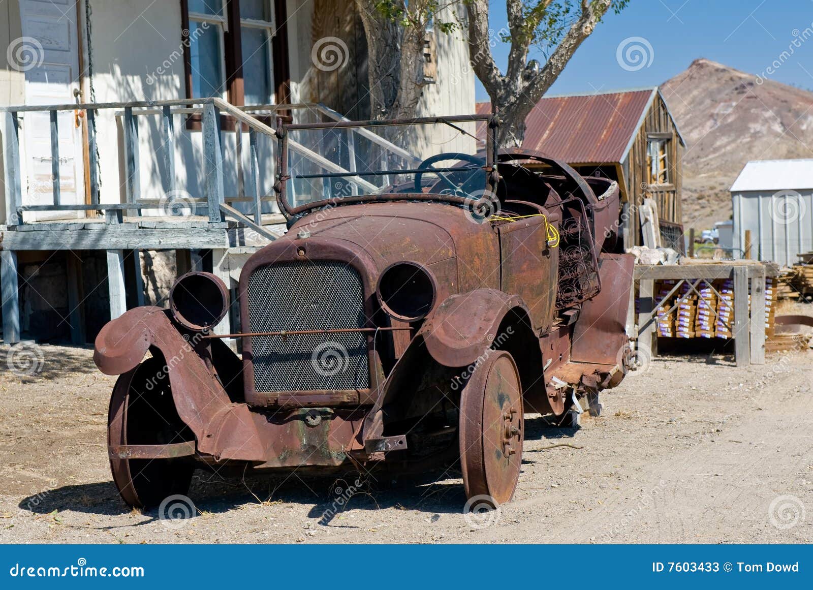 Rusted old car in desert stock image. Image of junked - 7603433