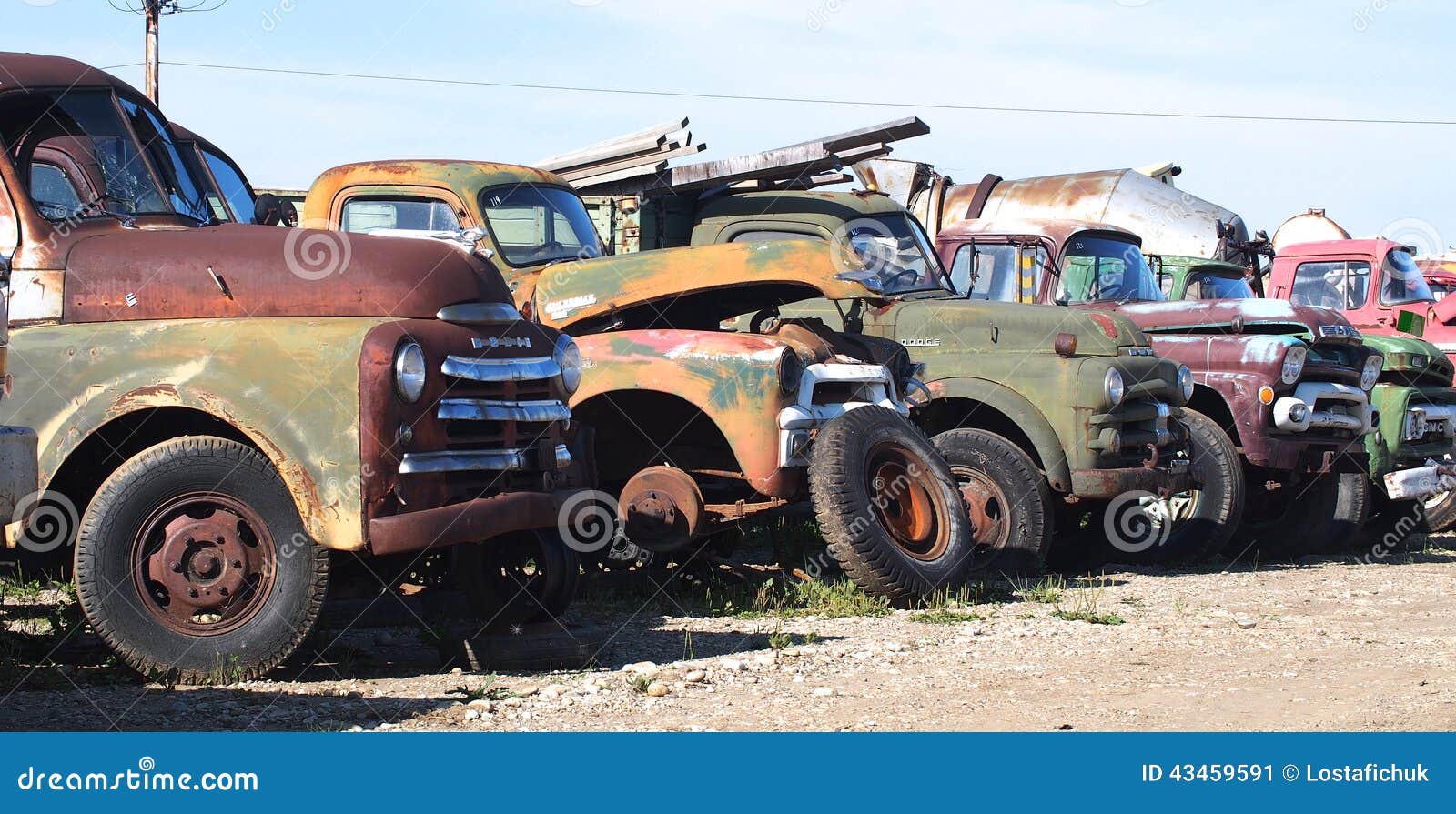 Rusted Out Antique Trucks editorial photo. Image of rusted - 43459591
