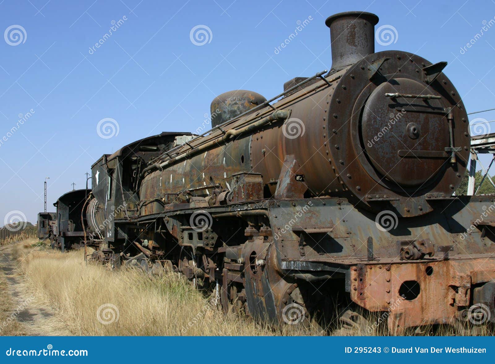 Rusted steam engine stock illustration. Illustration of locomotive - 295243