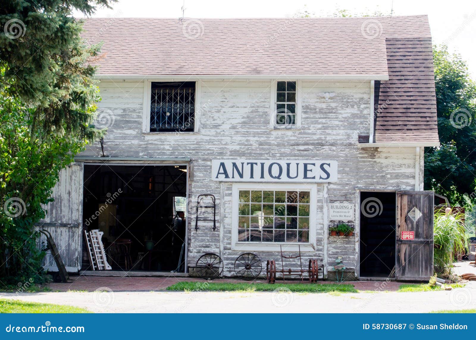 Rustic Antique Store in a Barn Stock Image - Image of white, beautiful ...