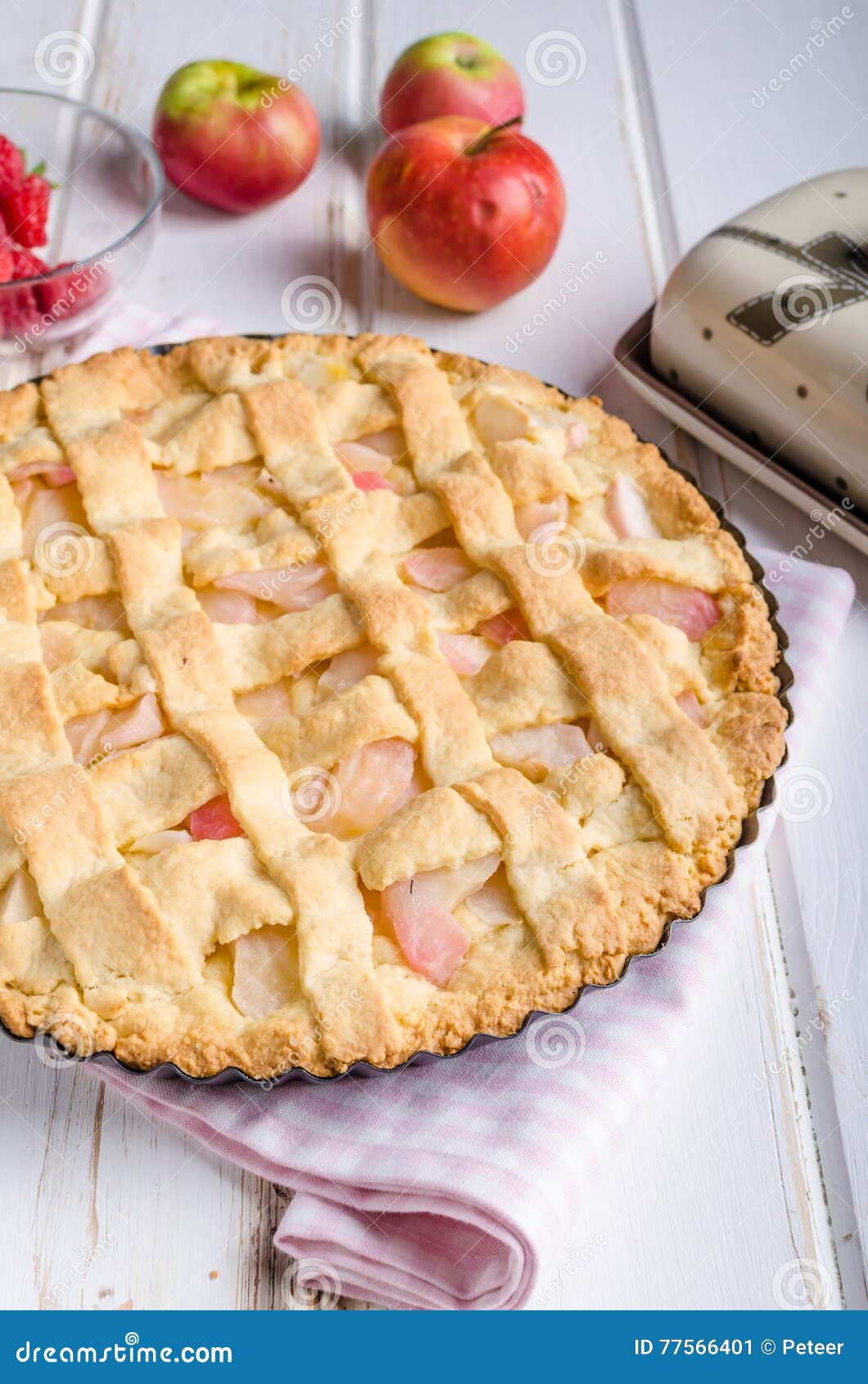 Rustic apple pie stock image. Image of cinnamon, home - 77566401