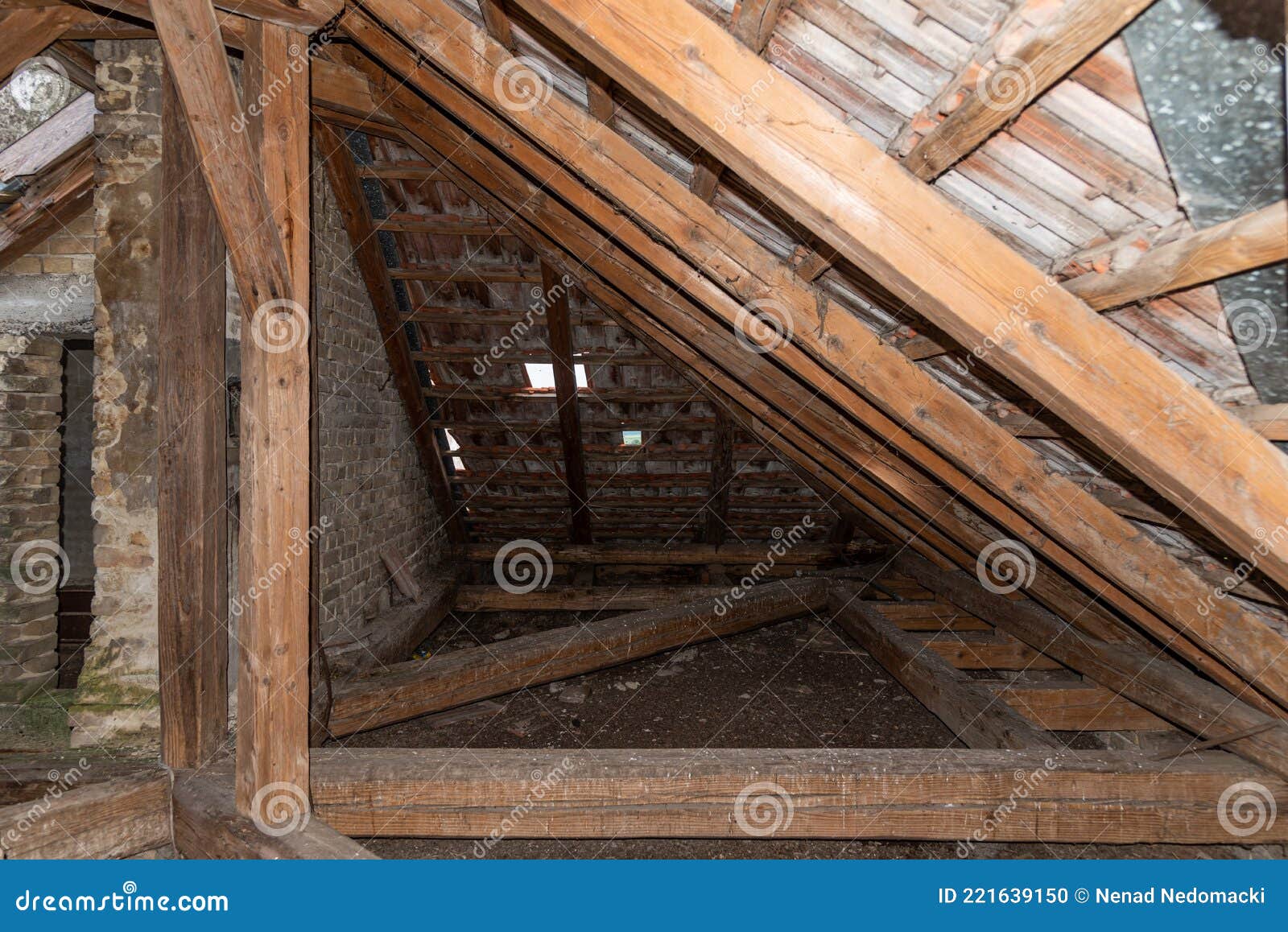 Rustic Attic. Old Garret, Attic Loft / Roof Construction Stock Photo ...