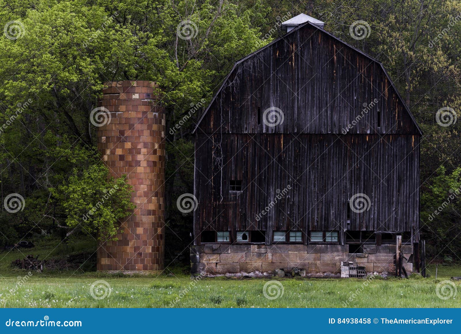 Rustic Barn and Brick Silo - Ohio Stock Photo - Image of forest, wood ...