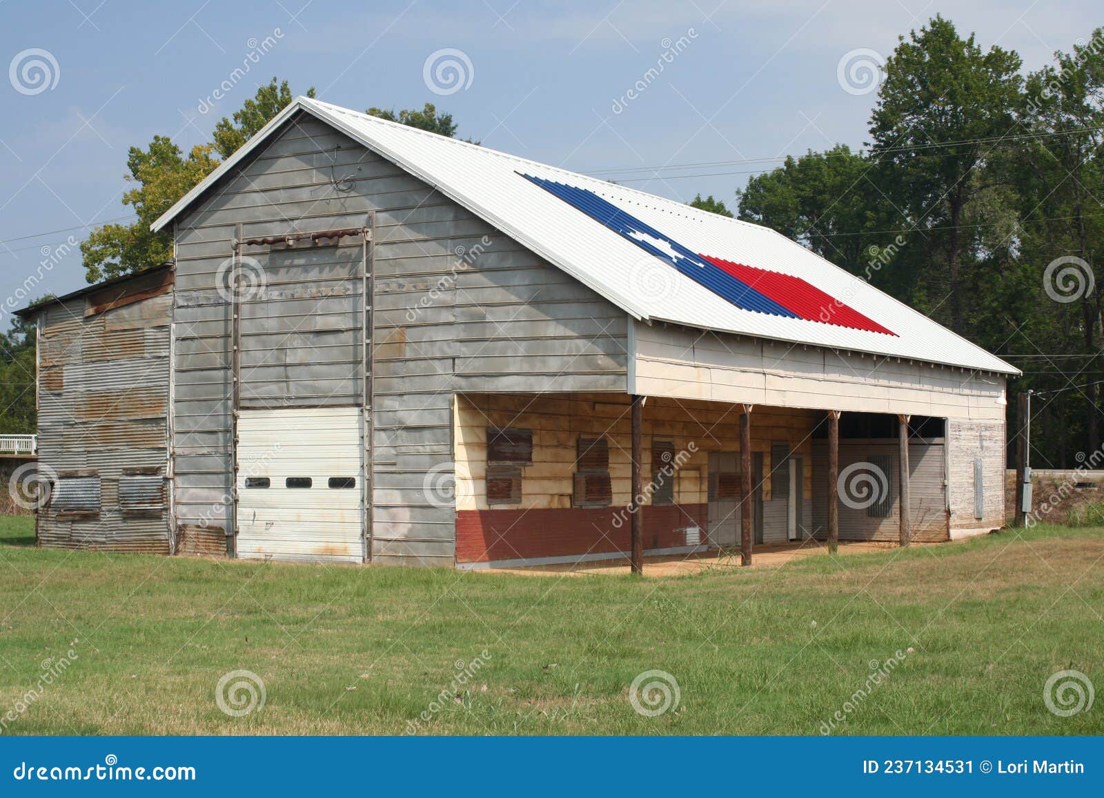 Rustic Barn in Rural East Texas with Texas Flag Stock Image - Image of ...