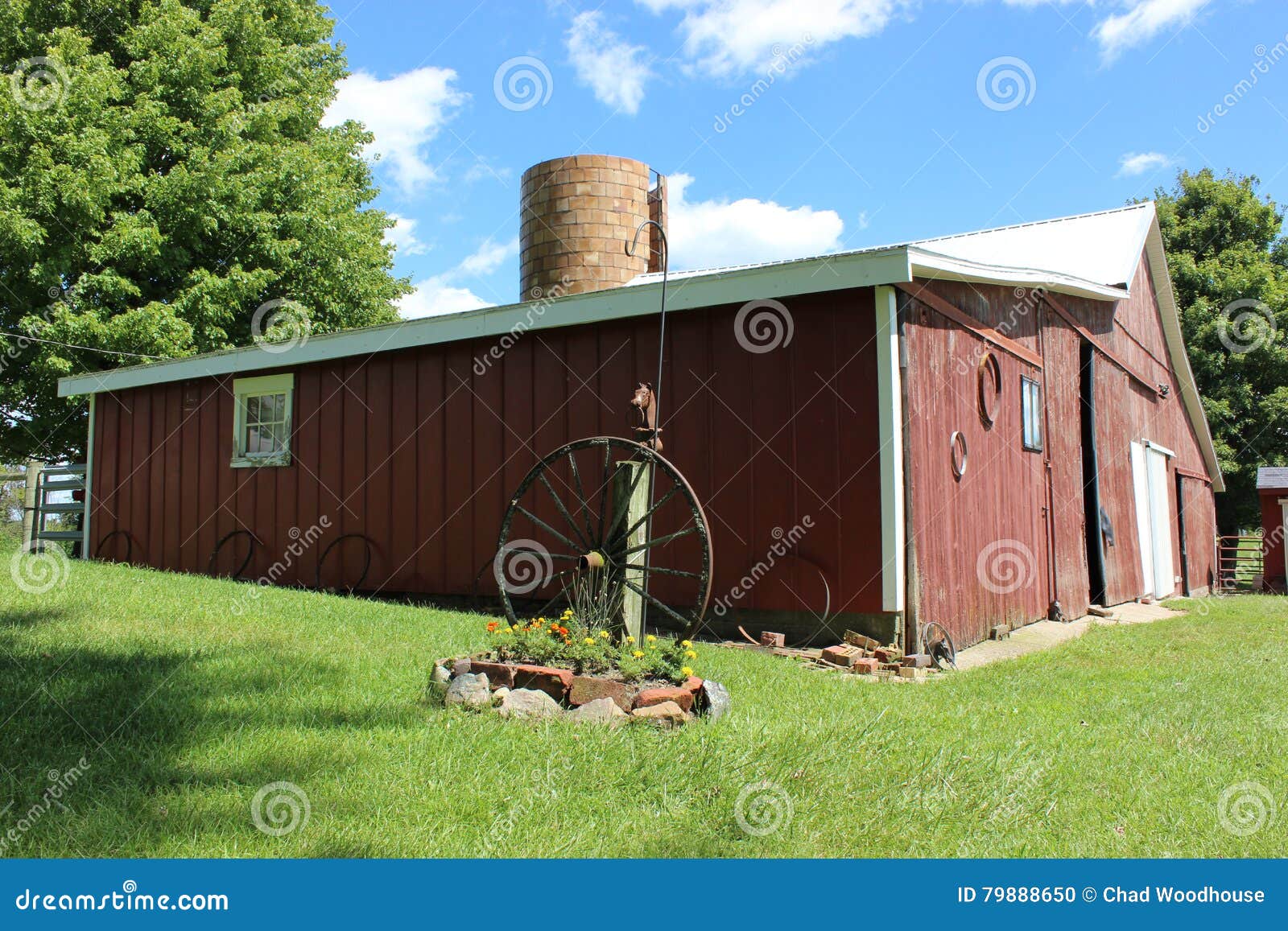 Rustic Barn stock photo. Image of field, rustic, farm - 79888650