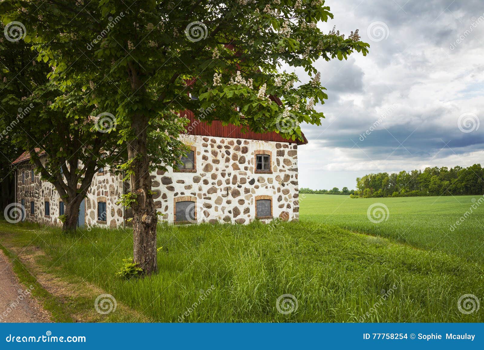 Rustic countryside barn stock photo. Image of house, rustic - 77758254