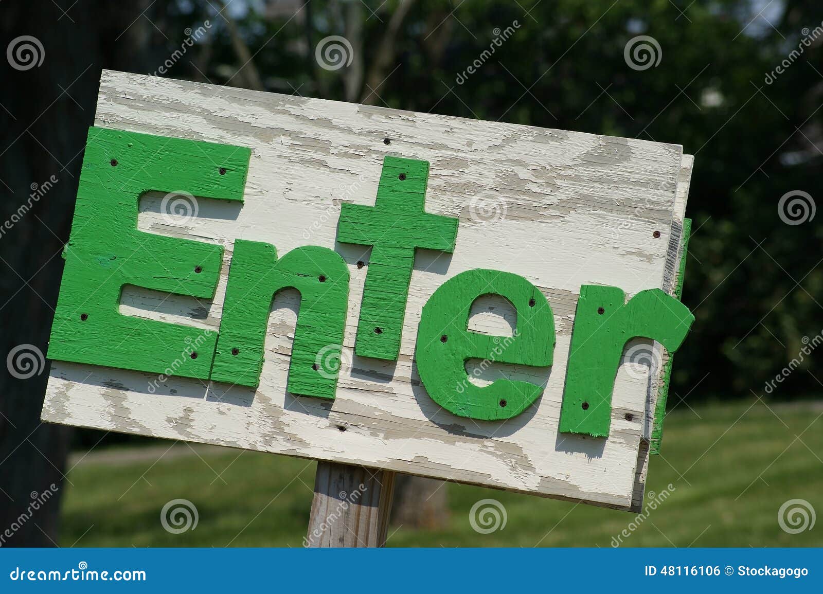 Rustic Enter Sign Green stock photo. Image of painted - 48116106
