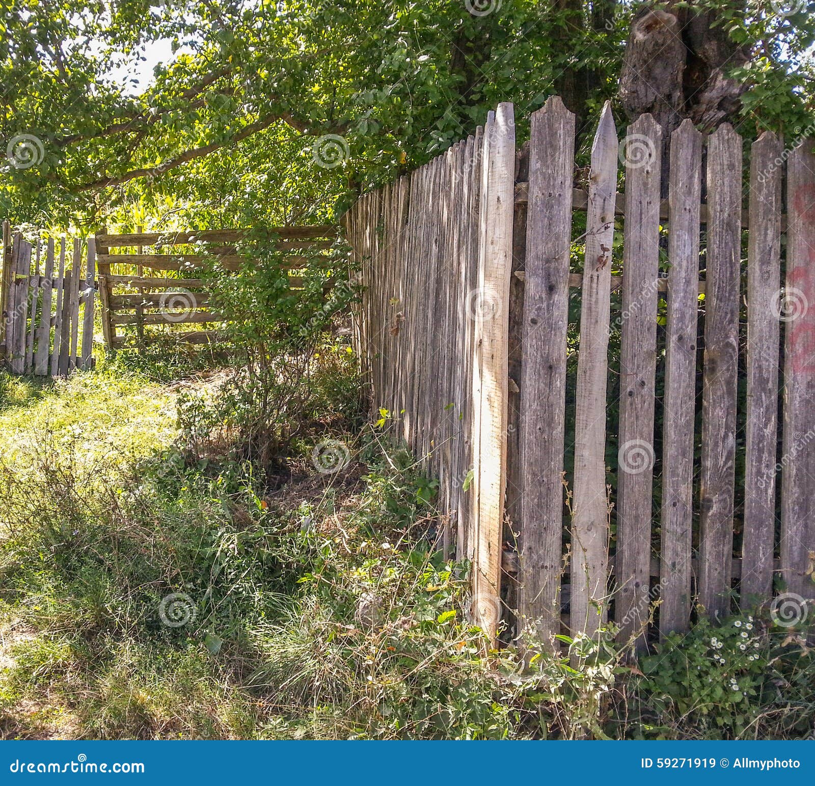 Rustic fence editorial stock image. Image of traditional - 59271919