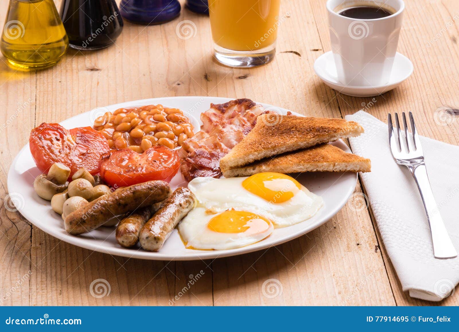 Rustic Full English Breakfast Stock Image - Image of morning, beans ...