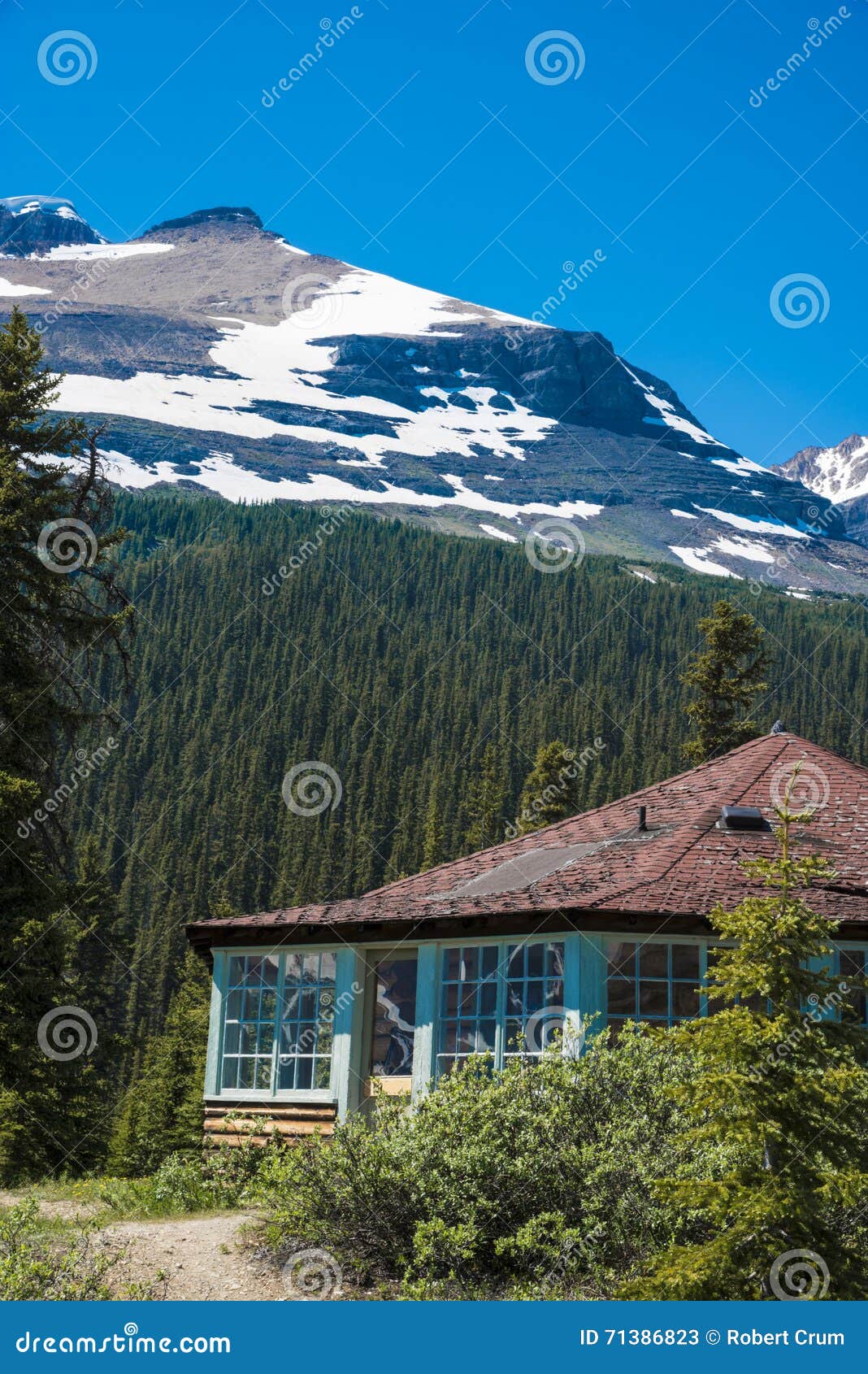 Rustic mountain house stock image. Image of mountains - 71386823