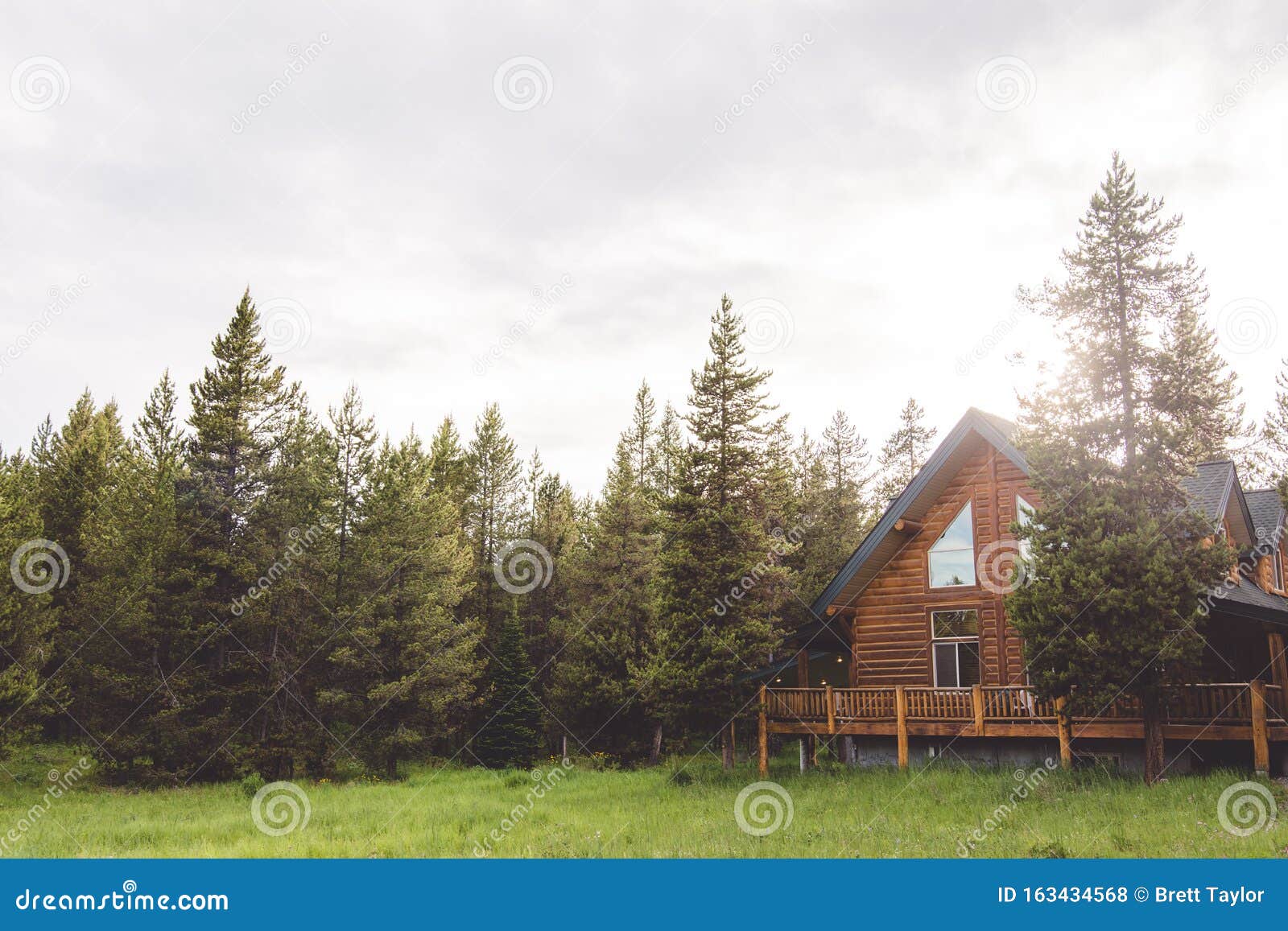 Rustic mountain log cabin stock photo. Image of cabin - 163434568