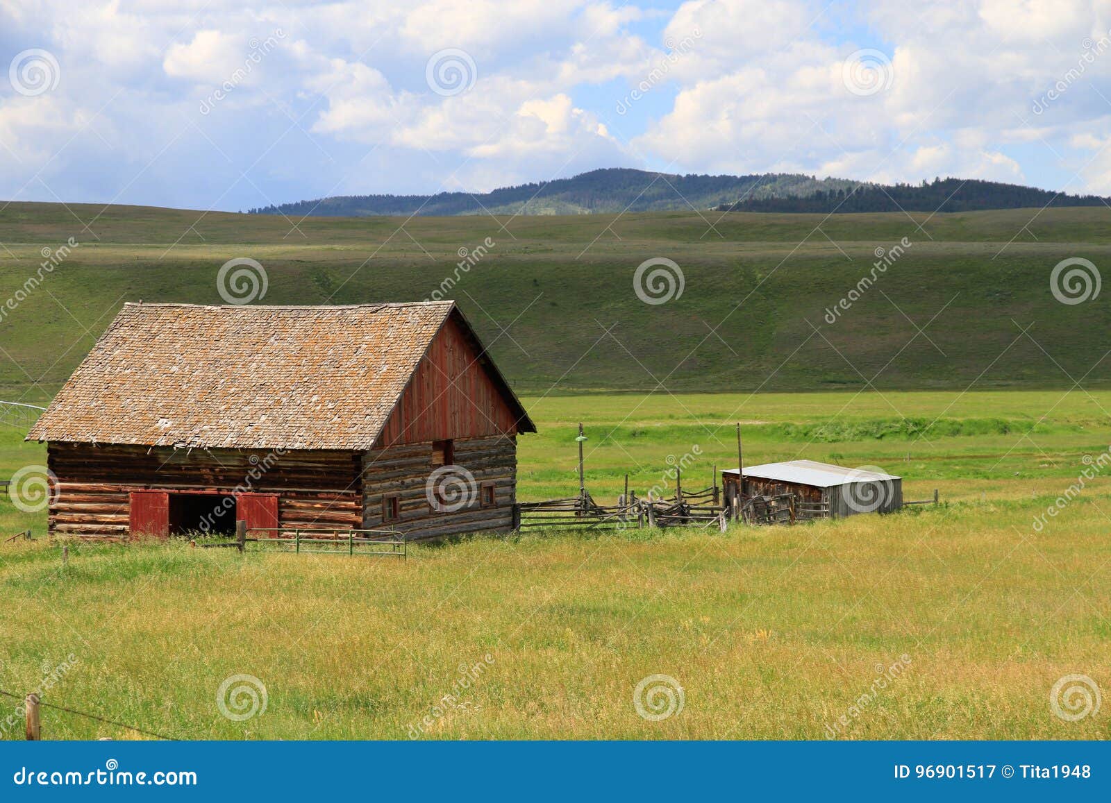 Rustic Old Barn in Montana. Stock Image - Image of aged, farmland: 96901517