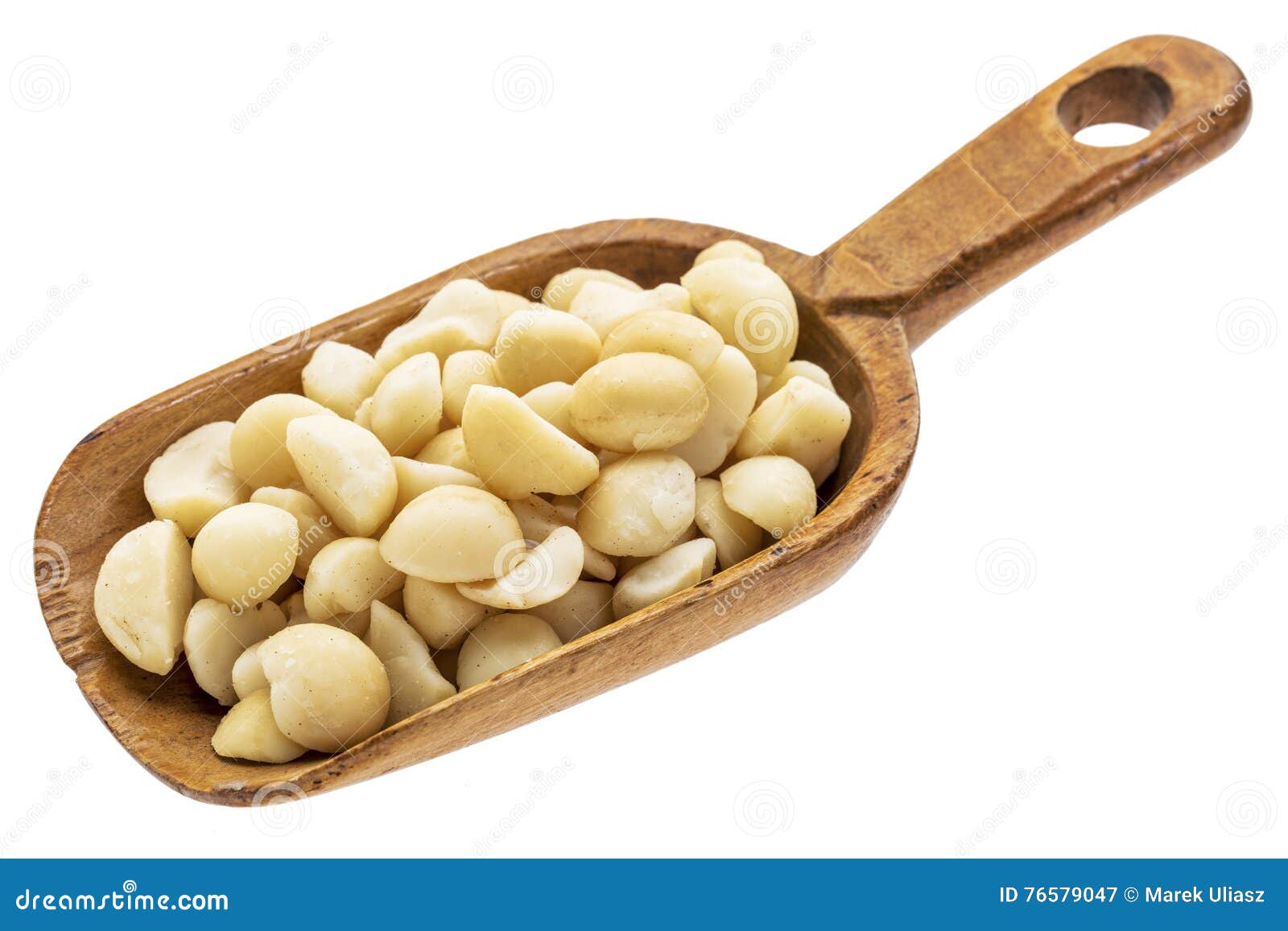 Rustic Scoop of Macadamia Nuts Stock Image - Image of isolated, superfood: 76579047
