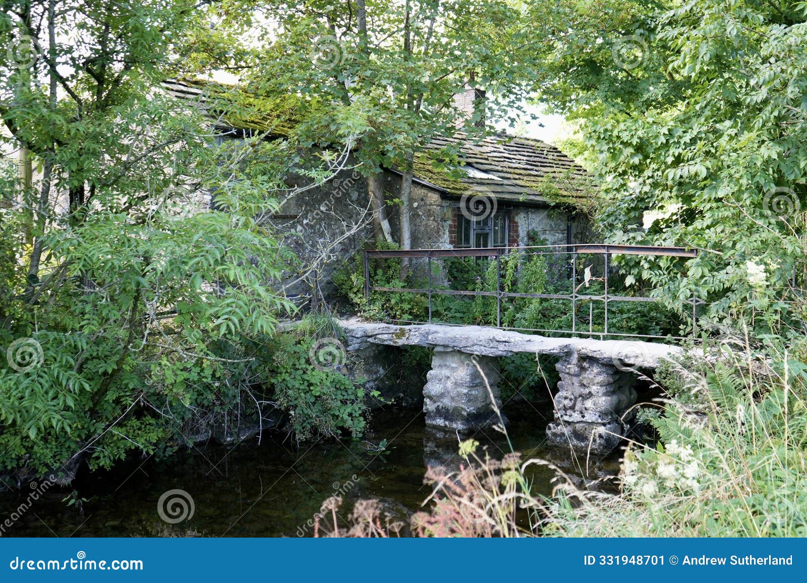 Rustic Stone Bridge Over Malham Beck with Malham Smithy Behind. Malham ...